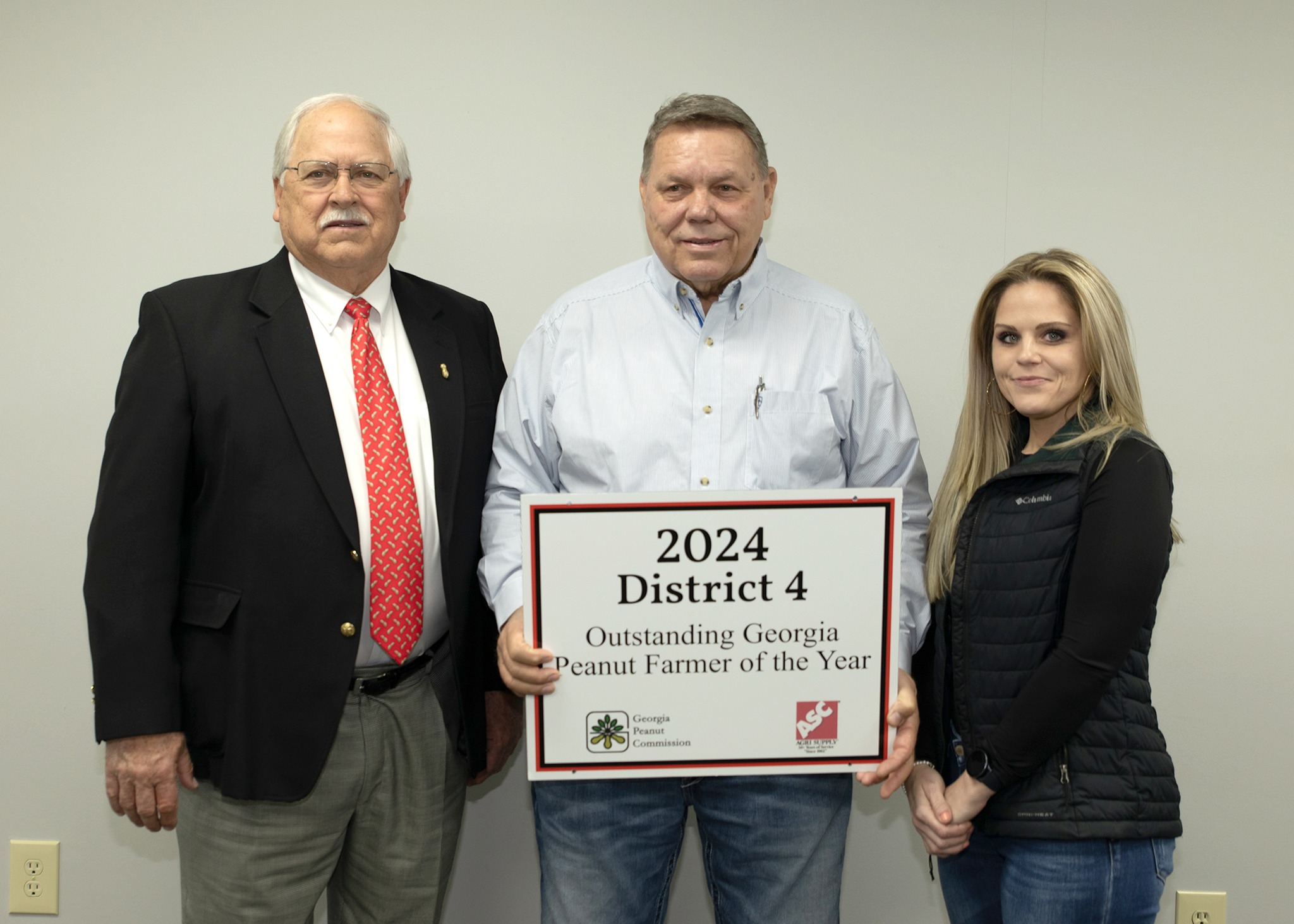 Sam Crenshaw Receives award for Outstanding Georgia Peanut Farmer ...